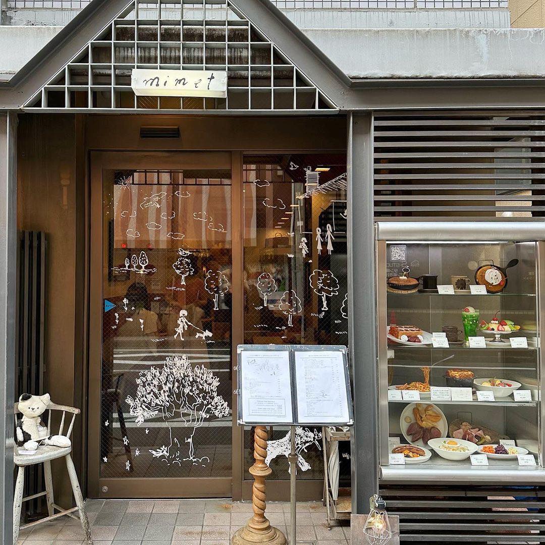 大人気のカフェビストロ『mimet(ミメ)』の「ナポレオンパイ」の魅力とは？ | 【クウネル・サロン】“マチュア”世代のときめき、全部。